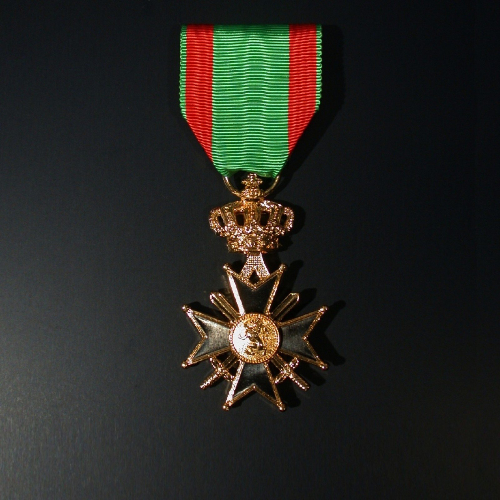 Décoration Officielle militaire Croix 2ème classe Fix ruban